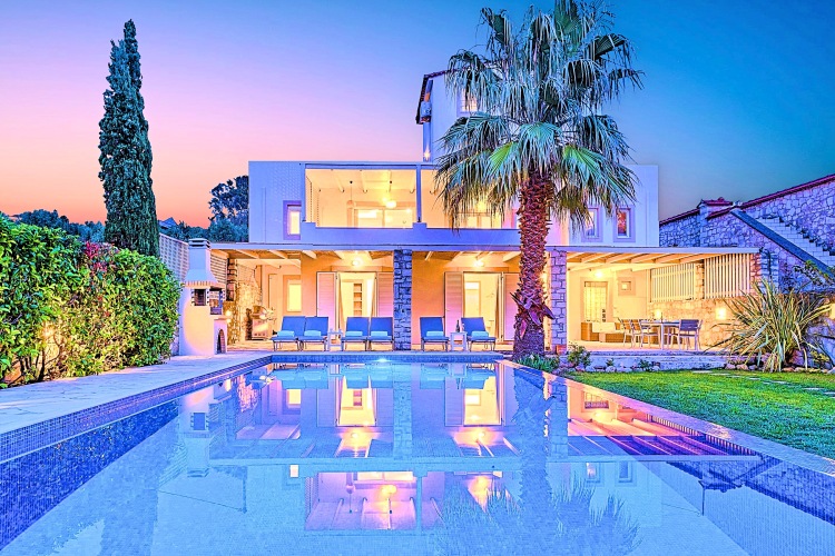 Cretan Mansion With Heated Swimming Pool - Crete