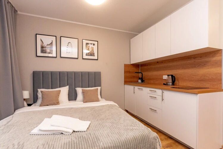 U Metro Parnas 1971 Apartment - San Petersburgo
