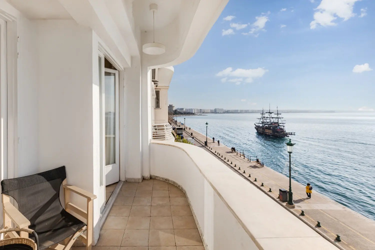 Infinity & Beyond By Halu! - Seafront Apartments, Apart-hotel - Selanik
