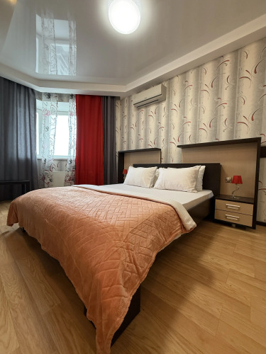 Tut Khorosho Na Surikova 53a 5 Flat - Екатеринбург