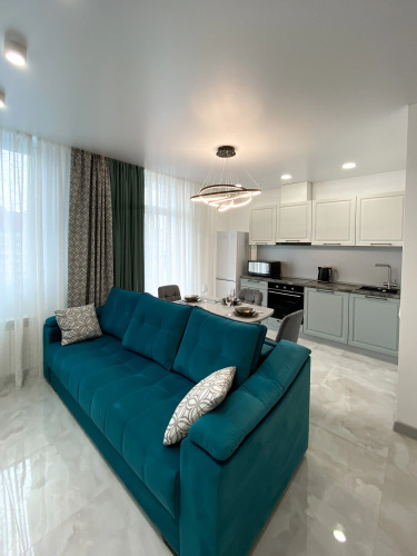 S Krovat'yu 180 Sm I Balkonom, 14 Etazh Apartments - Sochi