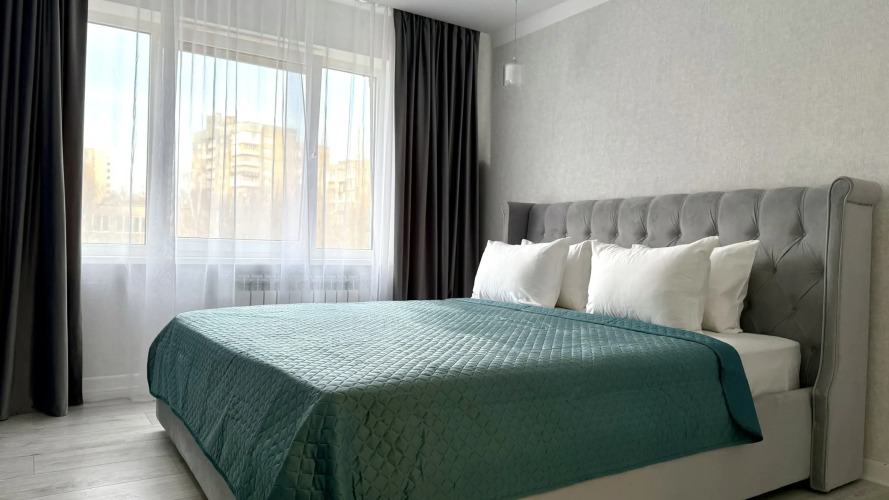 Apartmari Shikarnyye 3-komnatnyye Apartamenty Na Naberezhnoy Reki V Tsentre Kaliningrada Apartments - Kaliningrad