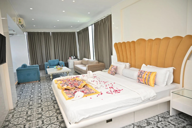 Urvi Banquets Guest House - Kolkata