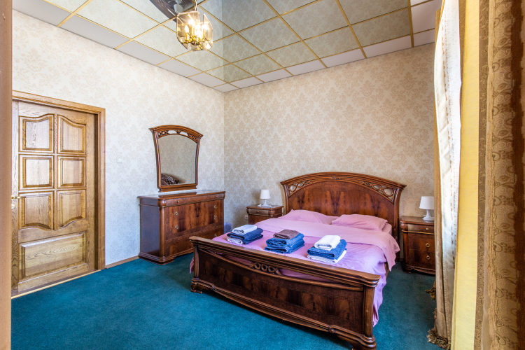 In The Centre Of Minsk On Nezavisimosti 12 Apartments - Minsk