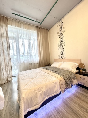 S Balkonom Na Krestinskogo 35 Apartments - Ekaterimburgo