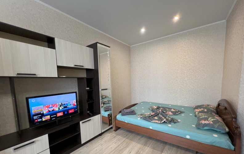 Na Ulitse Revolyutsii 3k1 Flat - Орёл