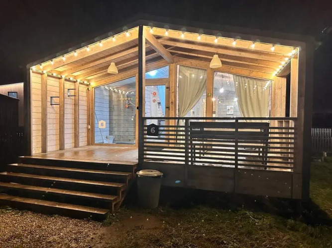 Na 6 Gostey S Kaminom. Mangalnoy Zonoy Ryadom S Tuuatri Parkom Lodging House - Szentpétervár