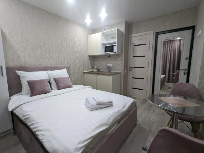 Renthome Studiya Rouz Na Yuzhnom Shosse U Tc Ambar Apartments - Samara