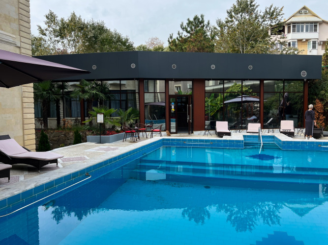 Flat S Basseynom Dvukhkomnatnaya - Сочи