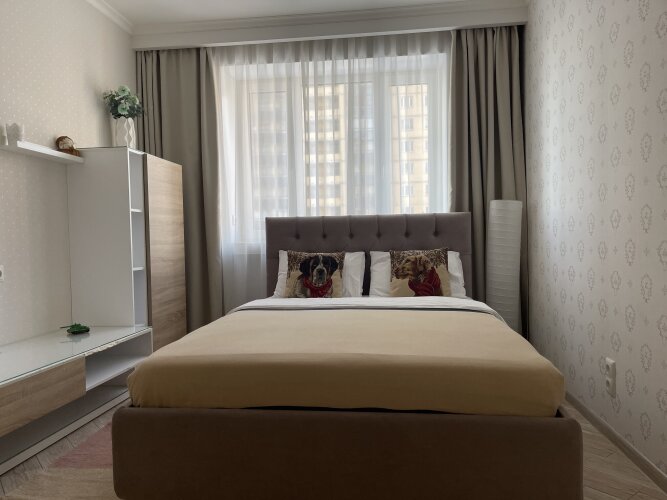 S 3 Spalnyami Na Parnase Flat - San Petersburgo, Rusia