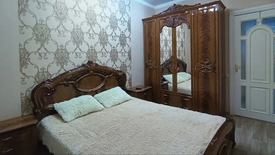 3-h Komnatnaya S Konditsionerom Flat - Старый Оскол