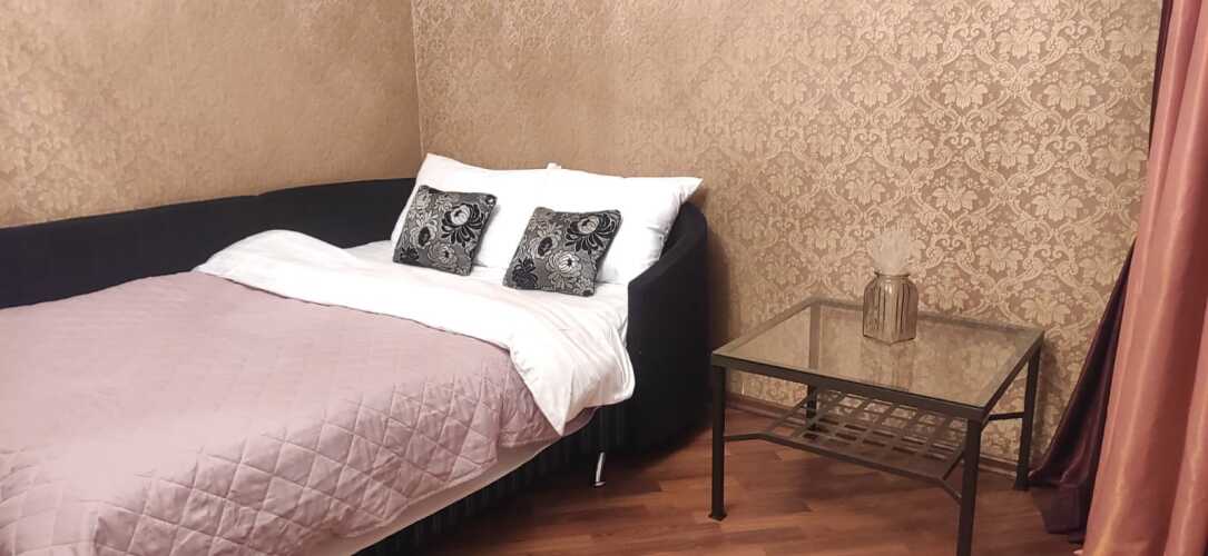 U Metro Novocherkasskaya Flat - 