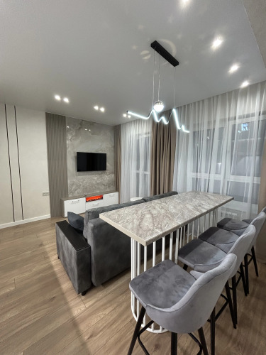 Ultra Sovremennaya Kvartira S Dizaynerskim Remontom V Tsentre Stolitsy Apartments - 