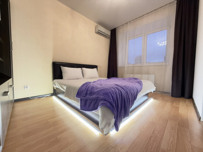 Tut Khorosho Na Surikova 53a 4 Flat - Yekaterinburg