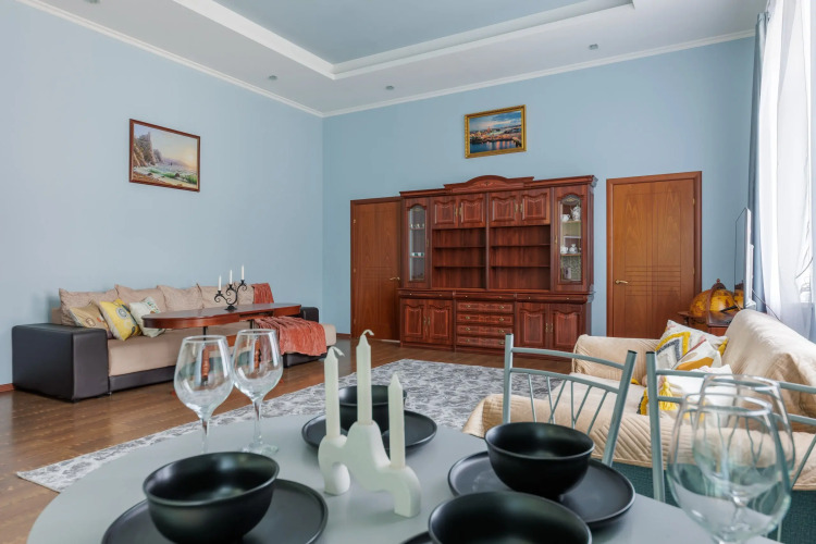 Trehkomnatnye S Balkonom 8 Gostej Apartments - San Petersburgo