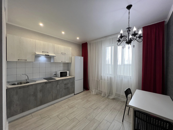 Na Salmyshskoy 61 Flat - Оренбург