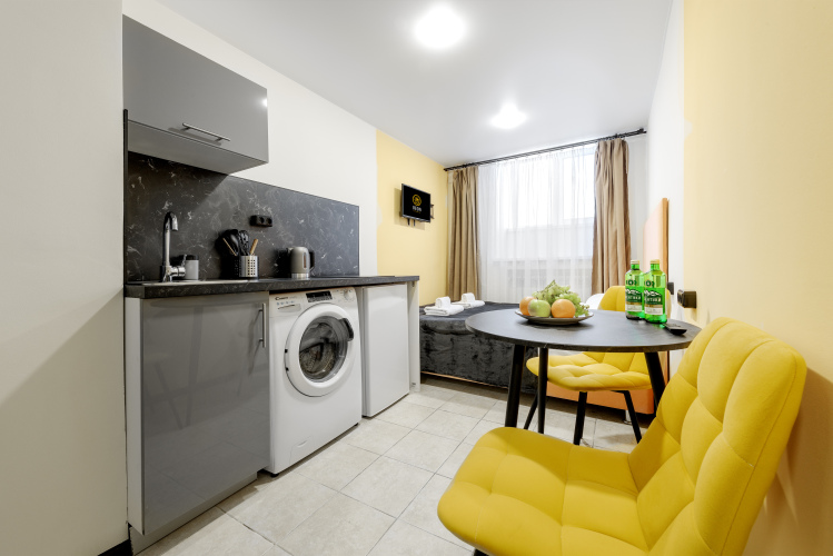 №8  Dlya Dvoikh Na Svechnom Apartments - Saint Petersburg, Russia