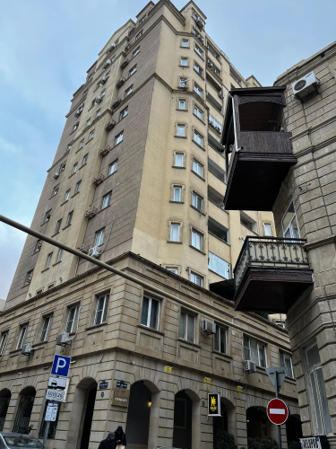Flame Tower Views! Huge 3br/2ba Central Baku Apartments - Baku