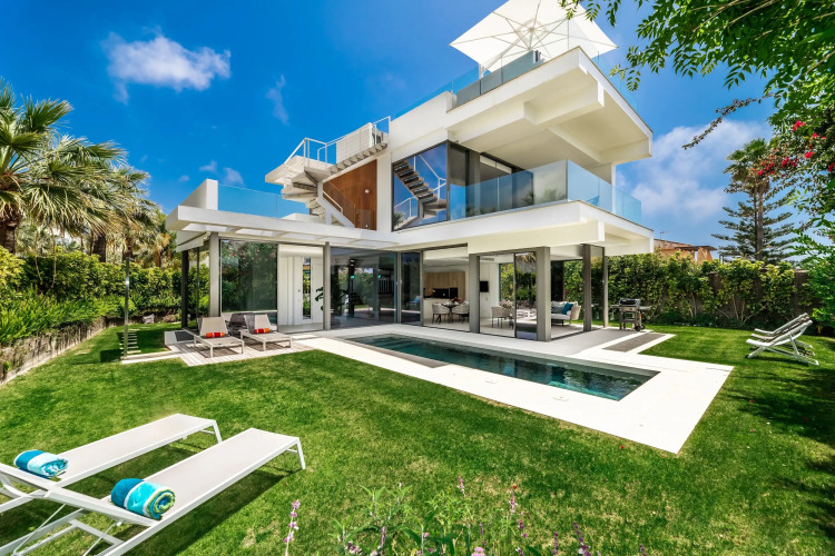All About Villa Gladiolo - Marbella