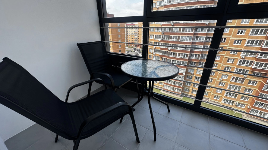 Uyutnaya Kvartira 2k V Novom Mikrorayone Goroda Na Vysokom Etazhe S Krasivym Panoramnym Vidom Flat - Старый Оскол