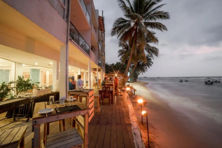 Hikkaduwa Beach Resort Hotel - Hikkaduwa