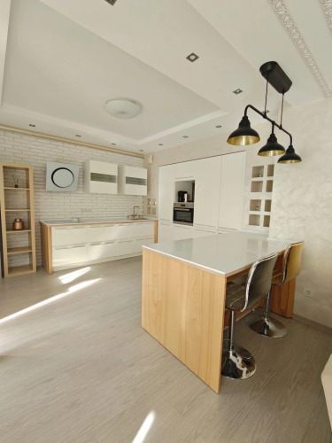 Sovremennaya V Samom Tsentre Yekaterinburga V Zhk Palladium Flat - Yekaterinburg