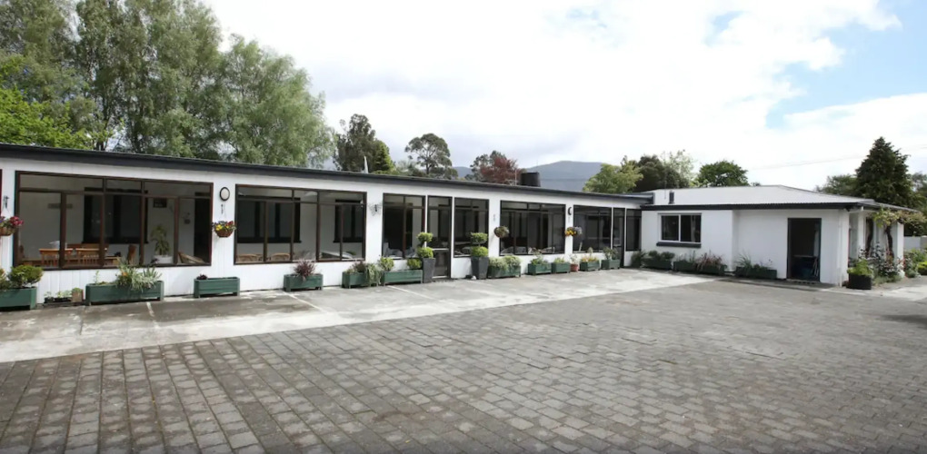Shakespeare House - Te Anau