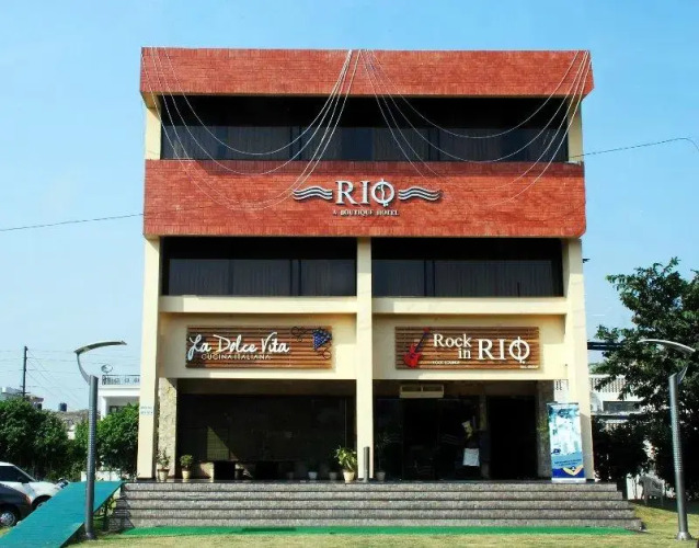 Hotel The Tulip - Chandigarh