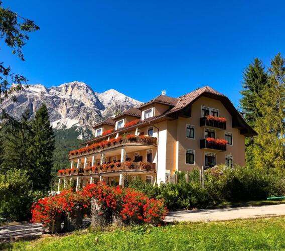 Boutique Hotel Villa Blu Cortina - Cortina d'Ampezzo